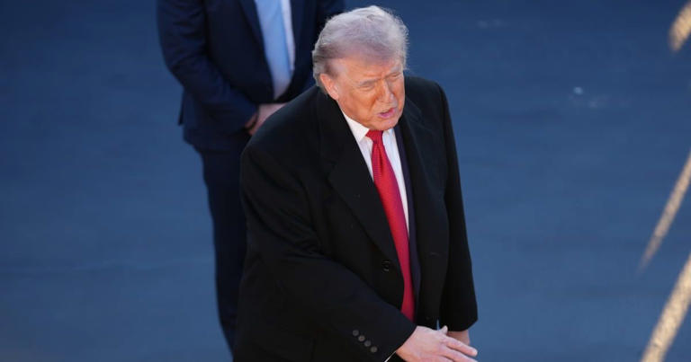 Trump turns Lincoln Memorial Pool inspection into attack on Obama-era ...