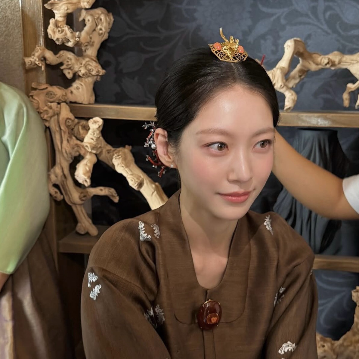 Bikin Salfok! Makeup Artist Bagikan Rahasia Blush Peach Gong Seung Yeon ...