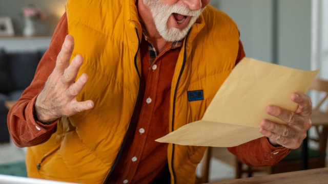 Homeowner ready to 'go to war' over HOA's demanding letter