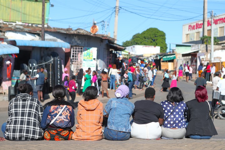 ‘Chapas’ paralisam em Maputo ao segundo dia de novos preços dos ...