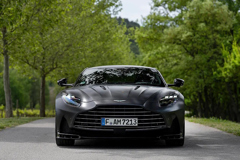 Aston Martin DB12 S: a GT that doesn't need to shout to run