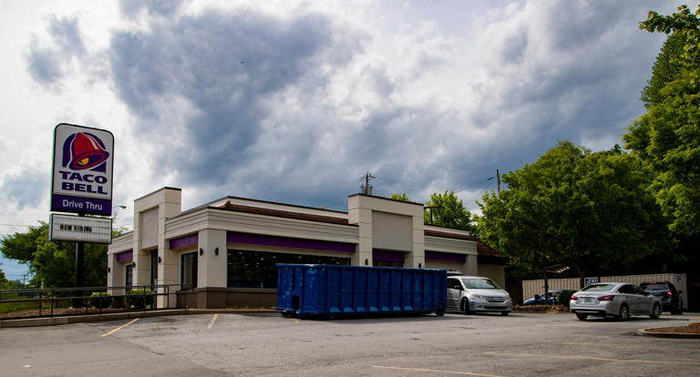 Answer Woman: Buffalo Wild Wings, Taco Bell closed? Why?