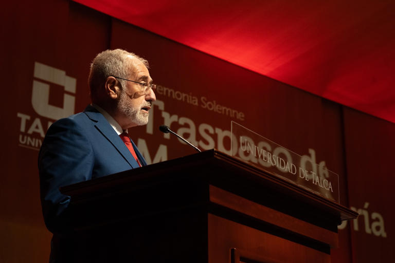 Arcadio Cerda asume como nuevo rector de la UTalca