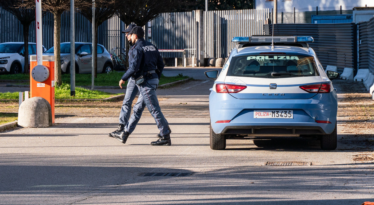 Minacciano di morte un 15enne e lo rapinano di 20 euro, Daspo a due ...
