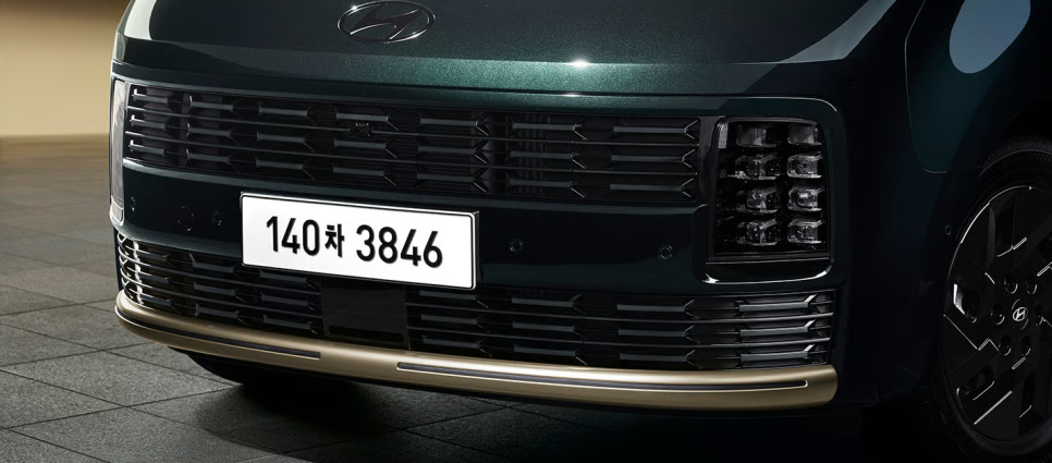 28.9 MPG, 9 seats, and a $44,850 price tag: Hyundai’s Staria Hybrid ...