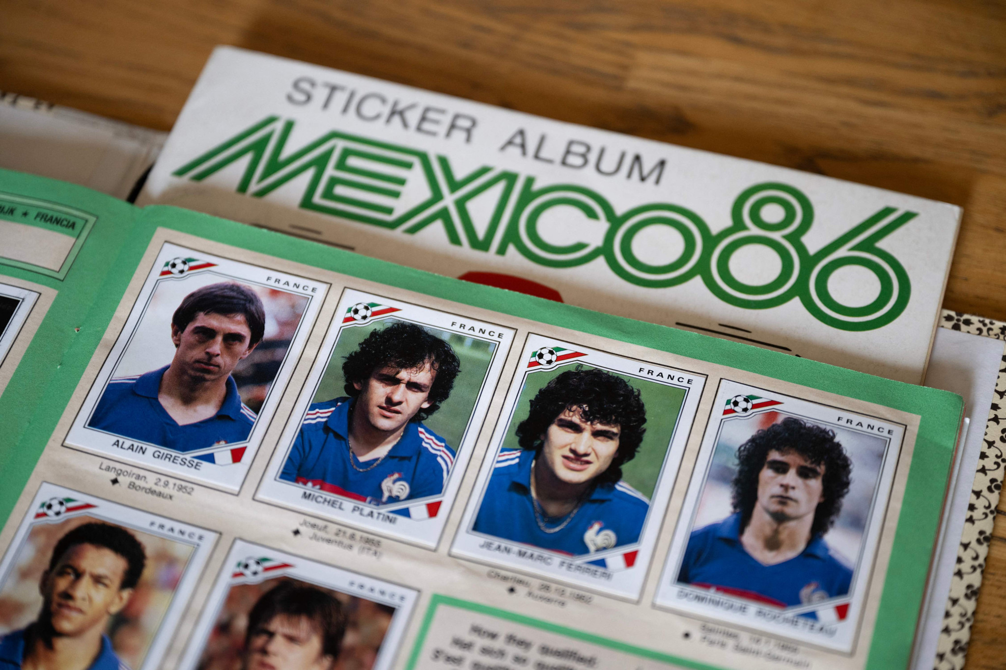 Nun ersetzt auch die FIFA die WM-Sticker von Panini durch den US ...
