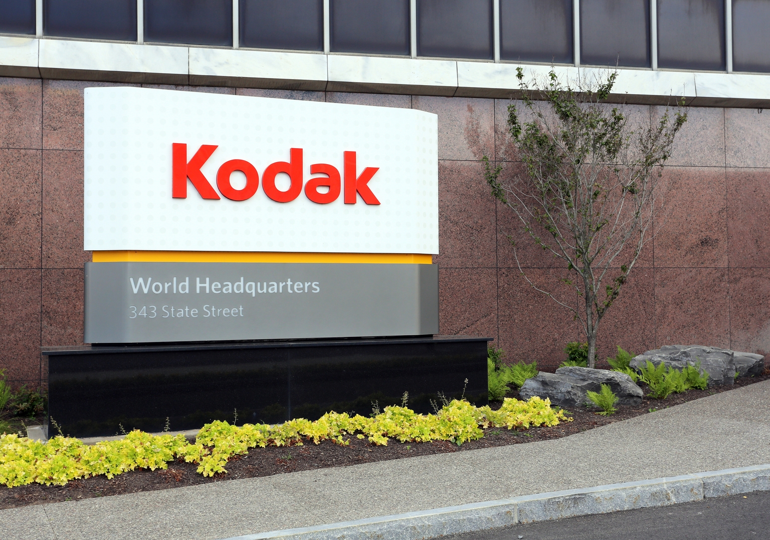 Eastman Kodak slumps 15% on wider Q1 loss