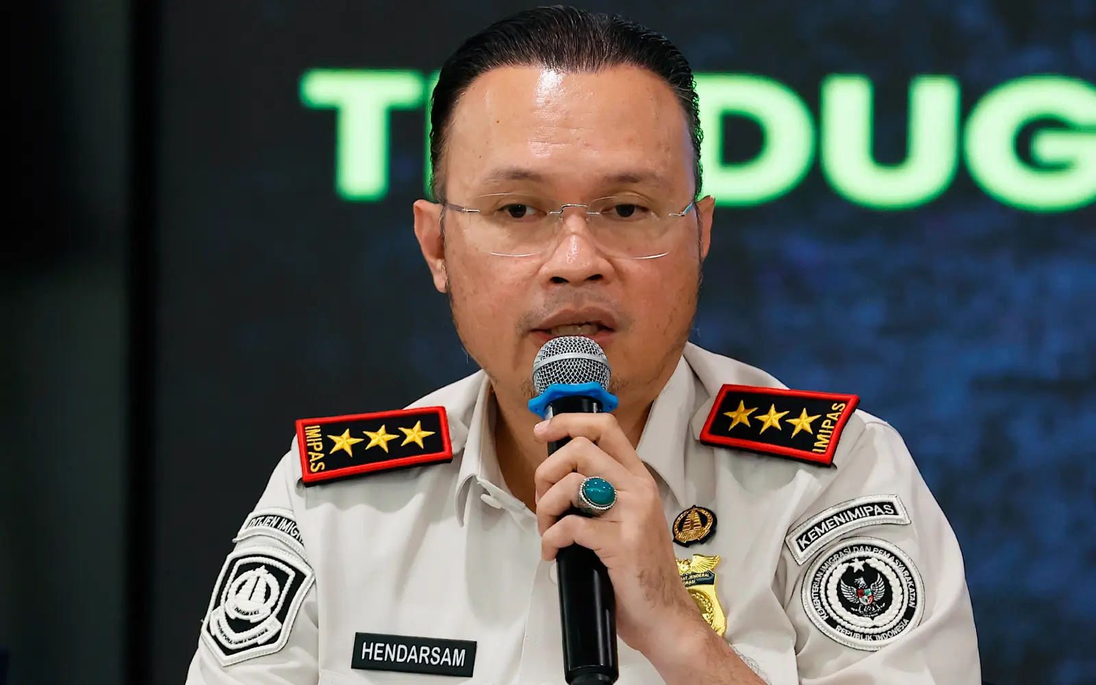 Indonesia detains over 200 foreigners over trading scam