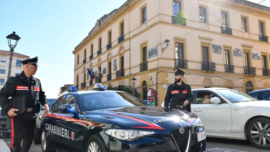 Iglesias, rubano un pc e una lavagna multimediale in una scuola: denunciati
