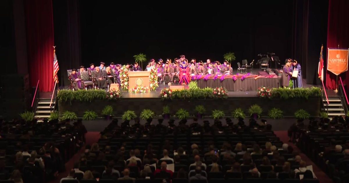Senator Thom Tillis gives commencement address at Campbell Law