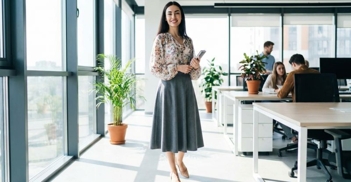 12 elegant office looks that men find effortlessly attractive