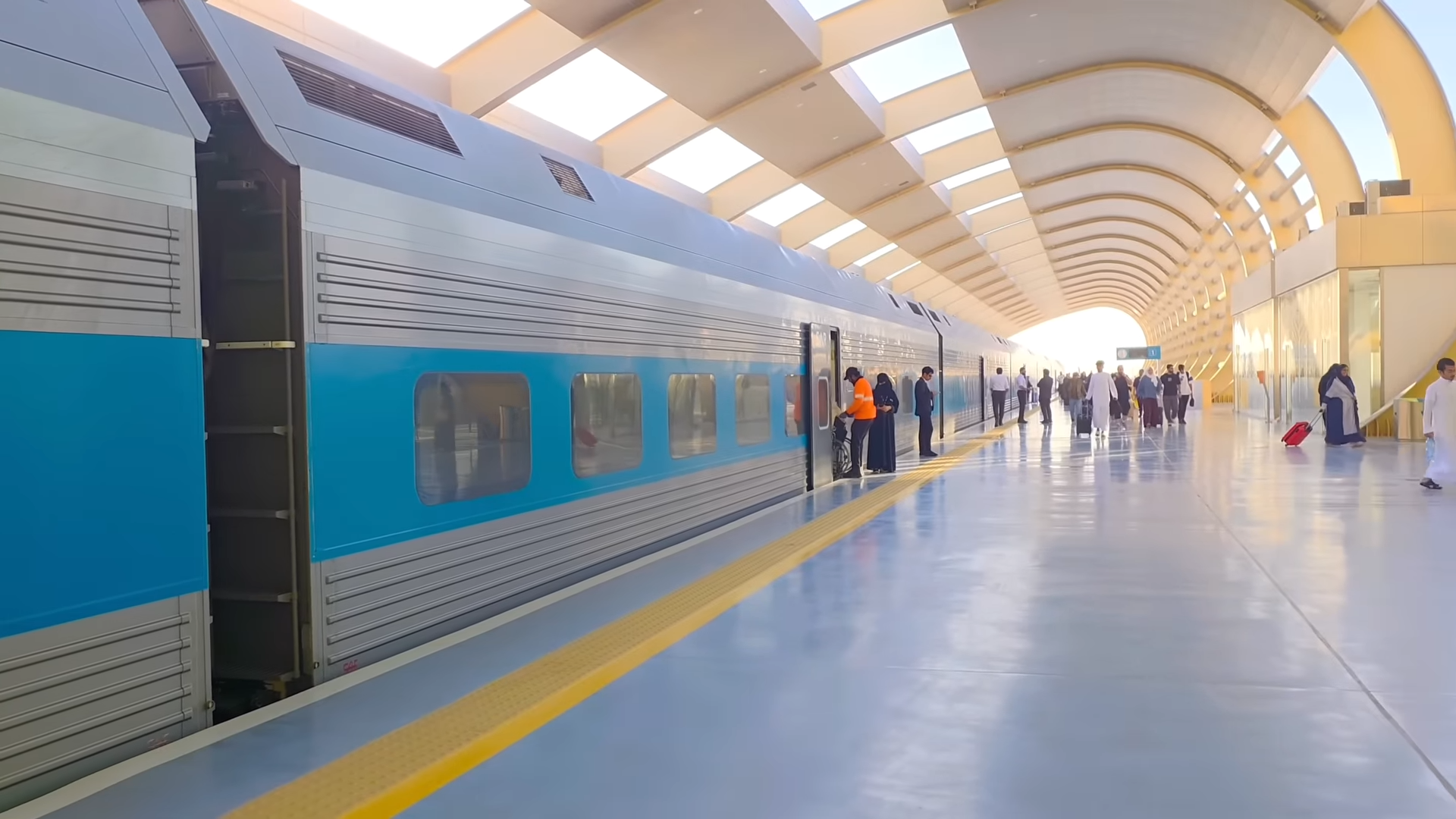 The lonely night train crossing Saudi Arabia’s empty north