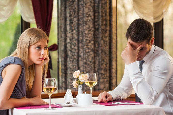30 first date moments that made people want to leave immediately