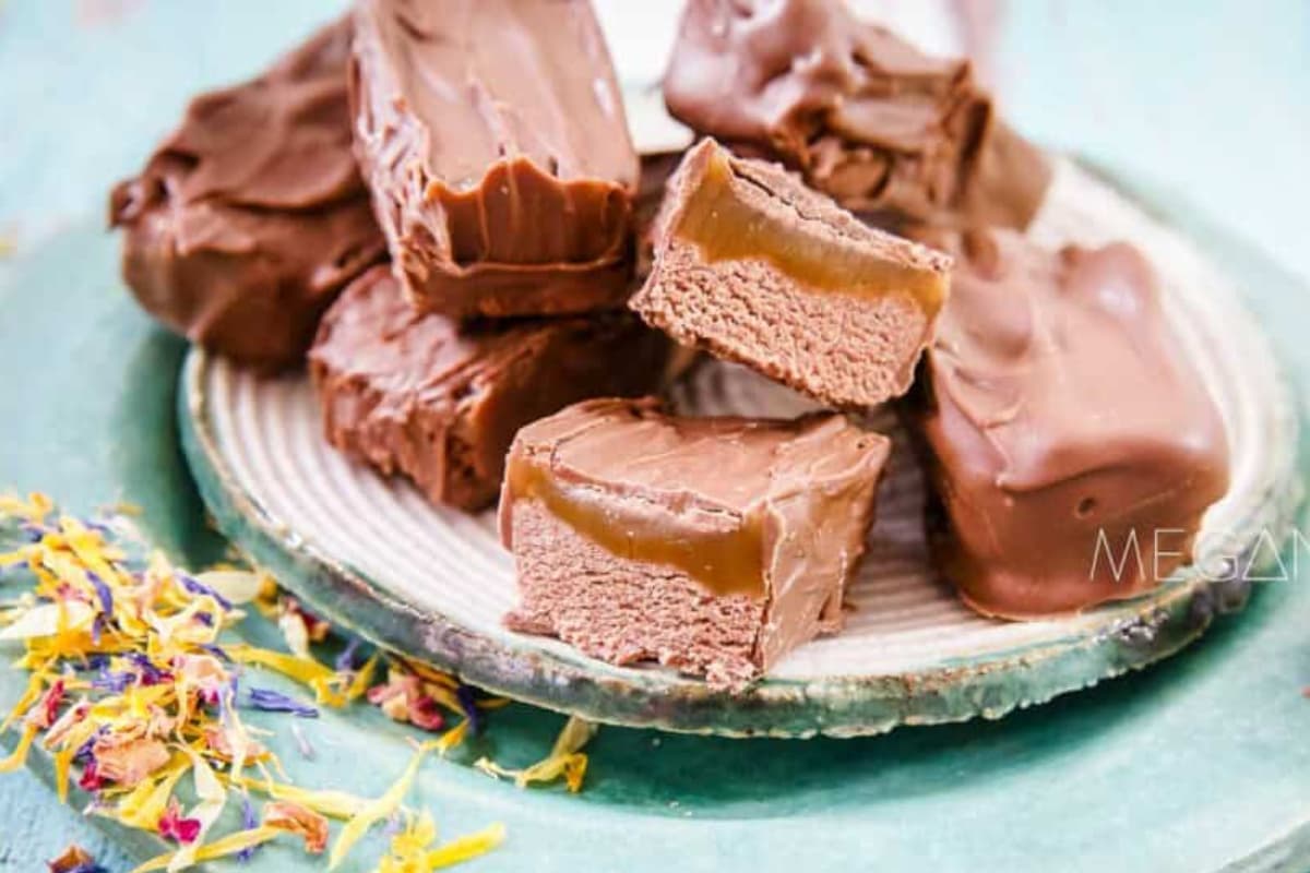 18 homemade protein bars that are ready whenever hunger shows up uninvited