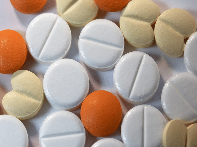 Medicine facts: Why is there a line in the middle of a pill? Know the ...