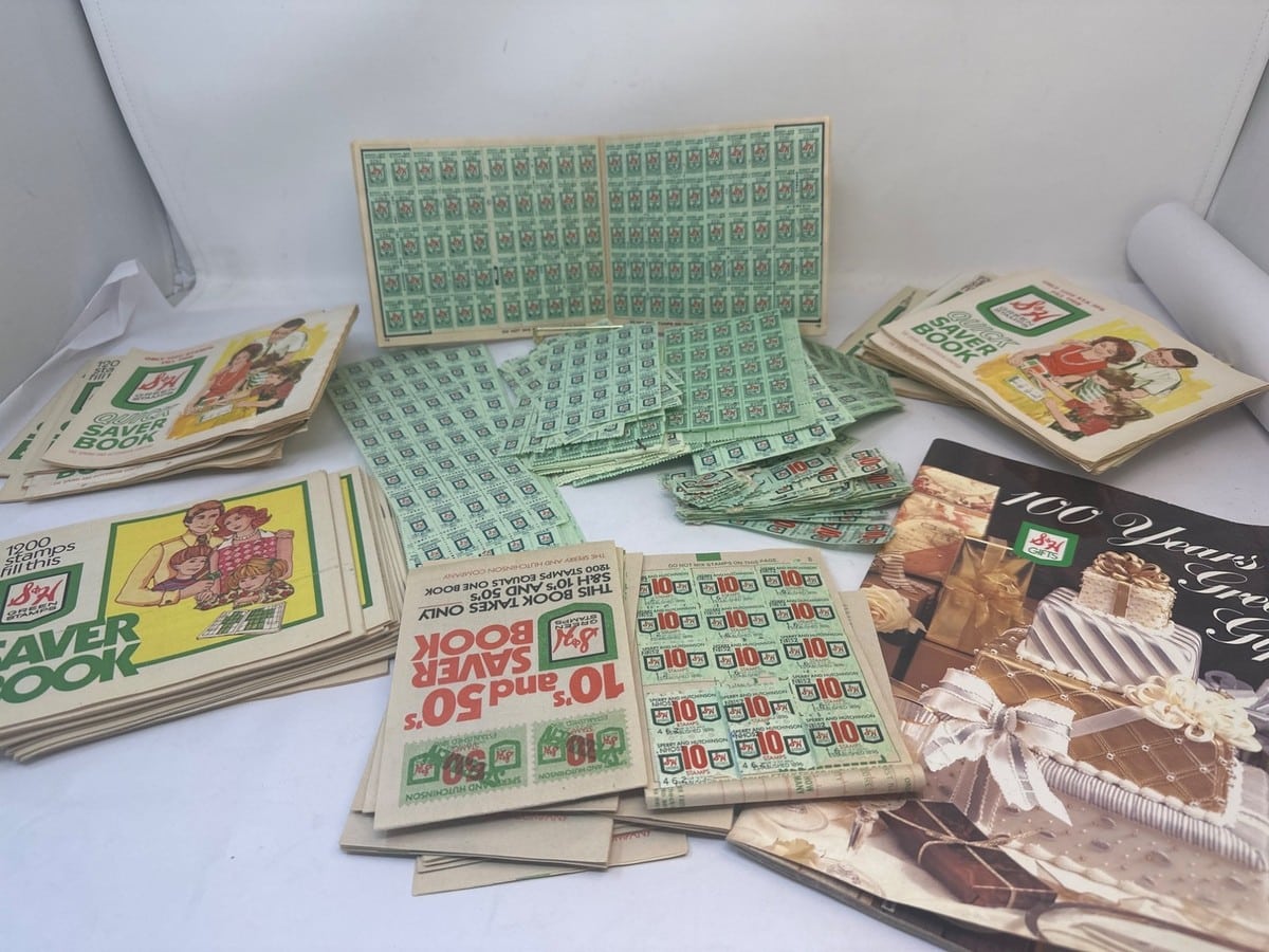 24 things you’d probably find in a 1975 glove box