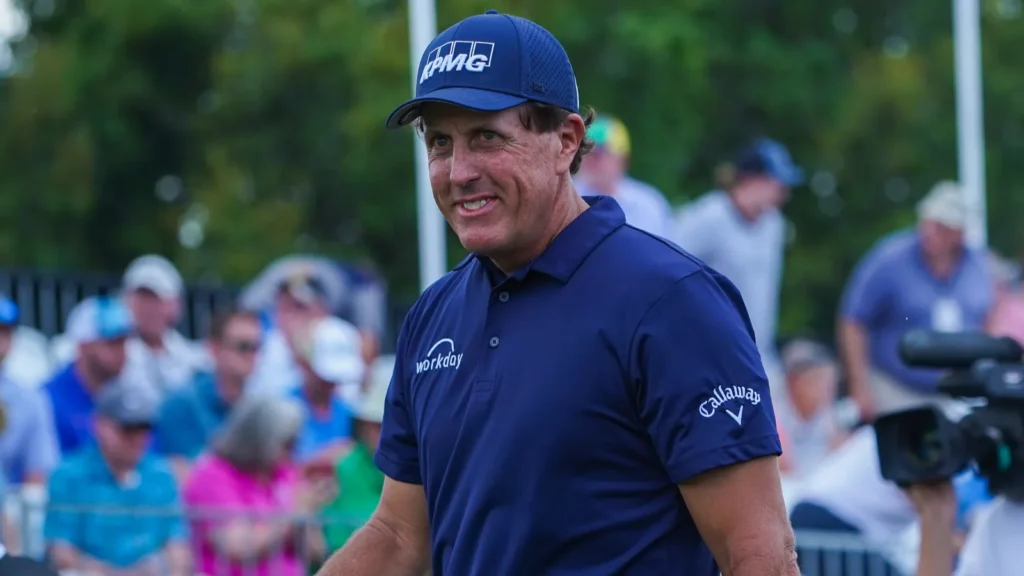 The time Donald Trump claimed a score that made Phil Mickelson look ...
