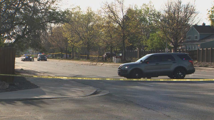 1 person killed after car crashes into tree in Aurora
