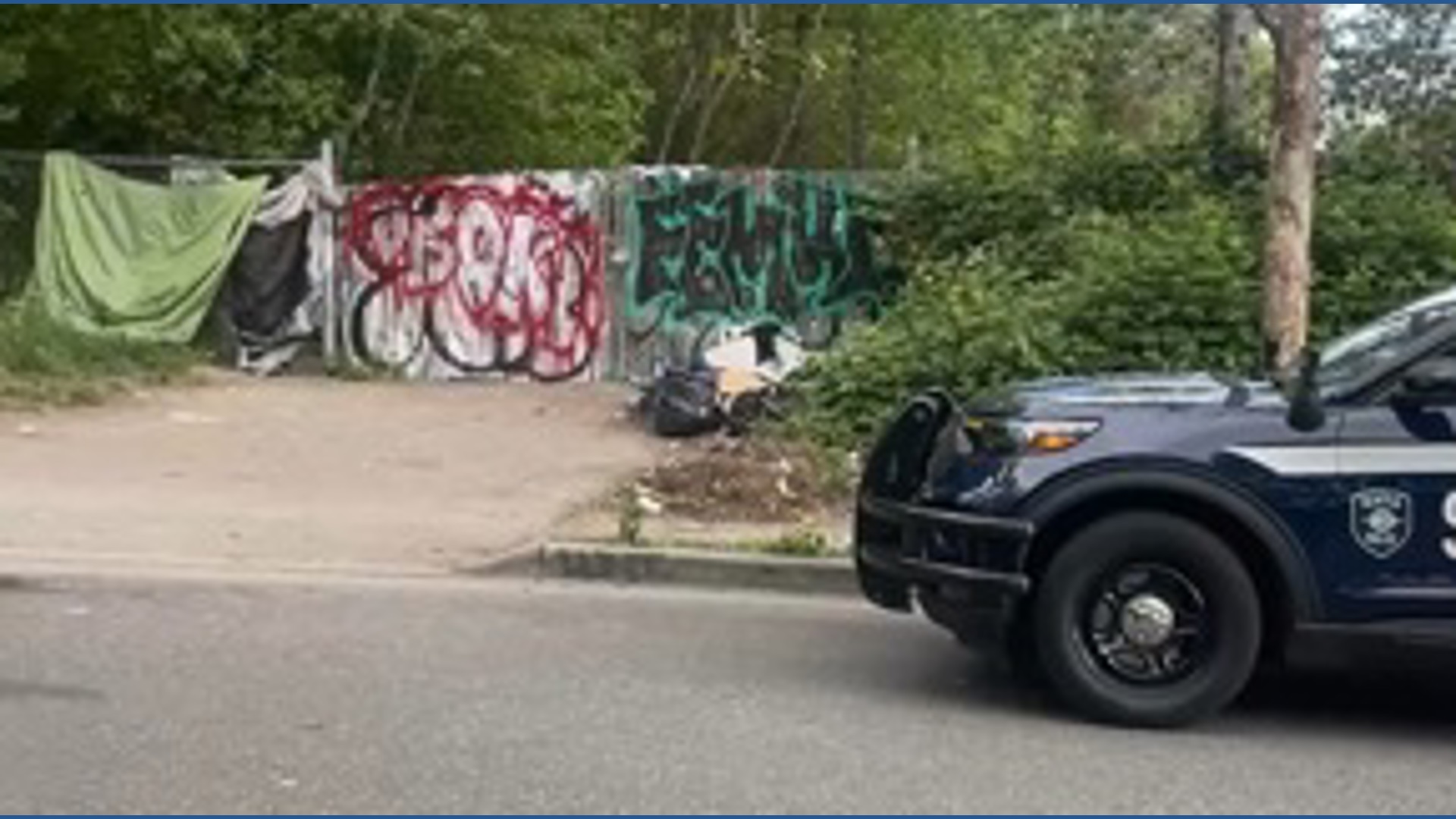 Raw: Seattle police investigate death in Mount Baker