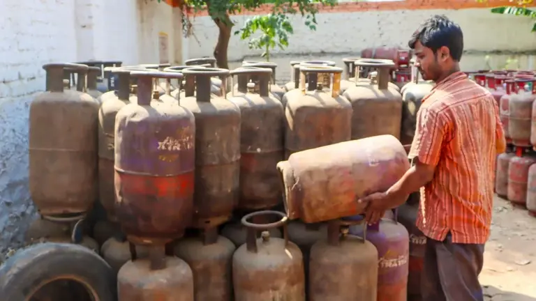 More than 97 lakh domestic LPG cylinders delivered in 2 days, online ...
