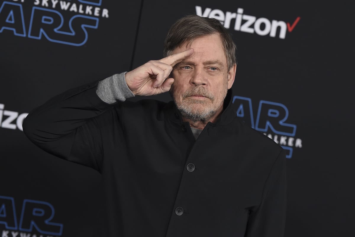 Mark Hamill clashes with White House over AI image of Trump in grave