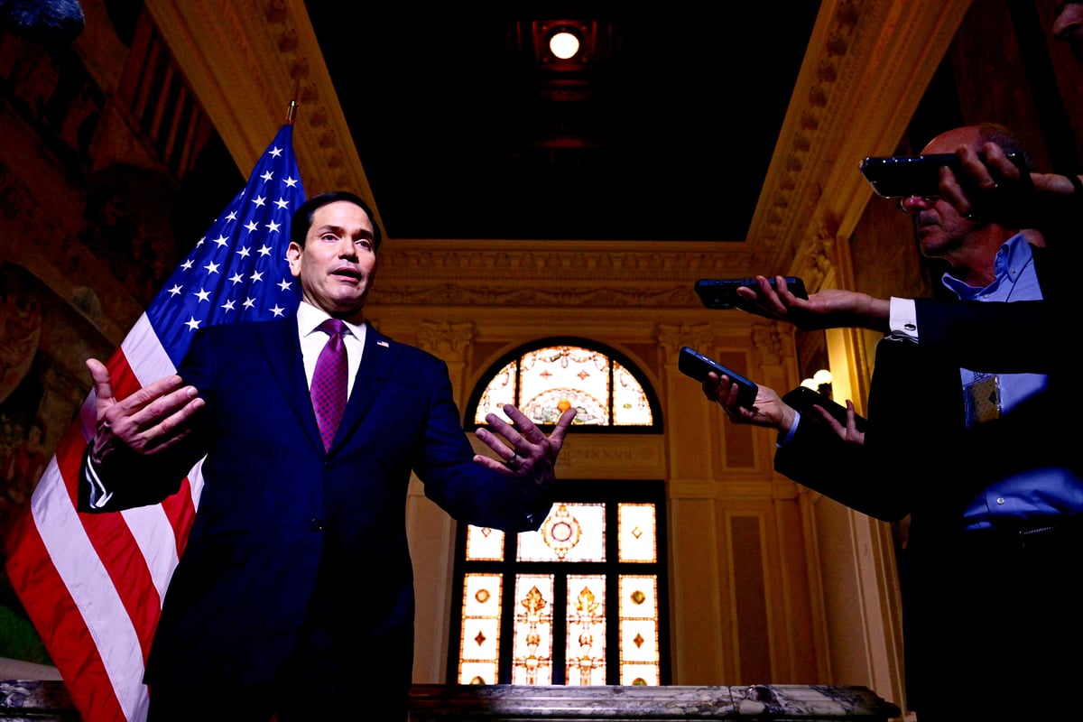 'Only stupid countries don't shoot back', says Rubio after clash in strait