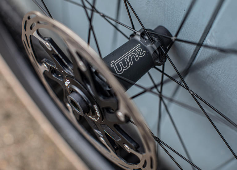 Tune Yokto 4550 wheelset review: a no frills, confidence-inspiring ...