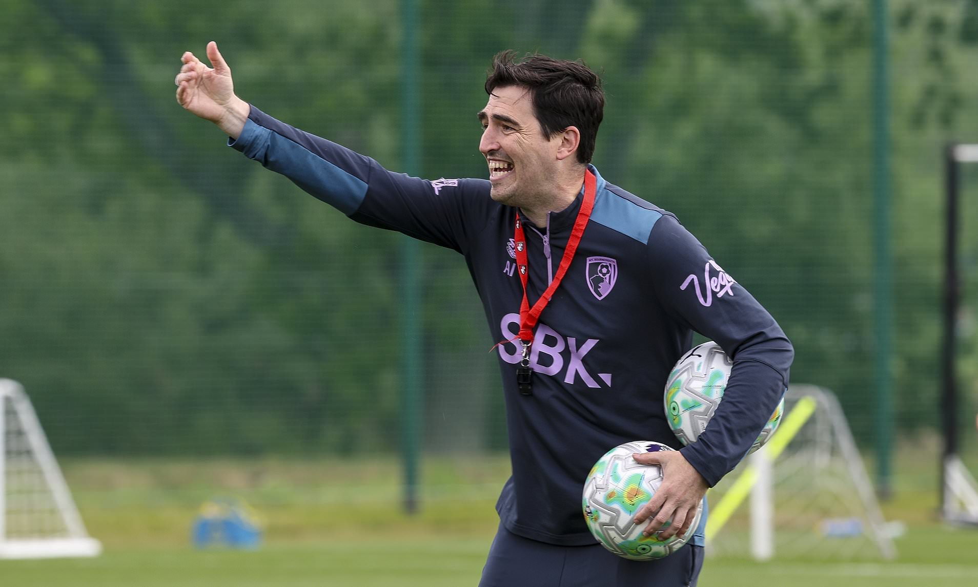 Crystal Palace hoping to convince Andoni Iraola to replace Oliver Glasner