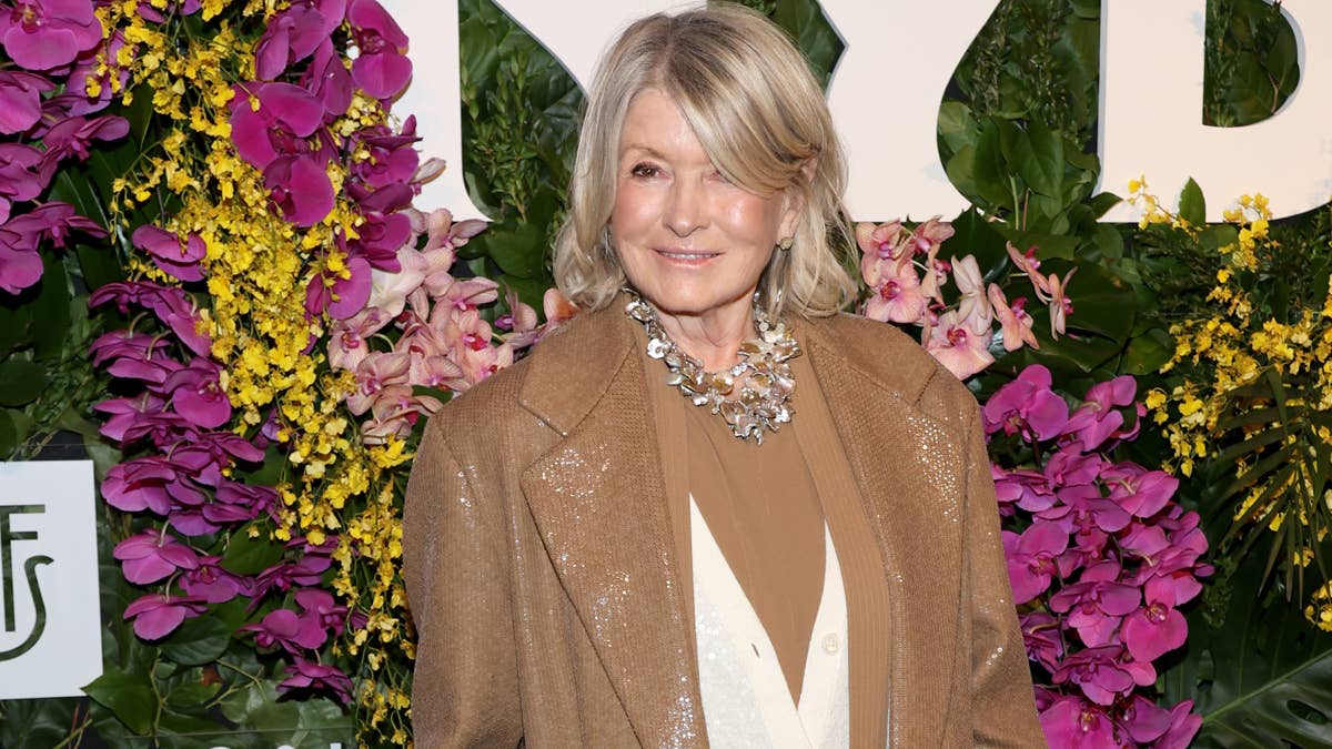 Martha Stewart shared her tips for keeping cut flowers fresh for longer ...