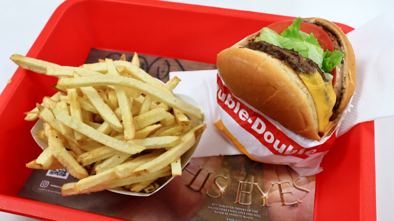 The SoCal burger chain that's unfairly overshadowed by In-N-Out