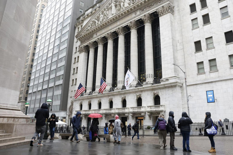 US nonfarm payrolls increased 115,000 in April; unemployment unchanged