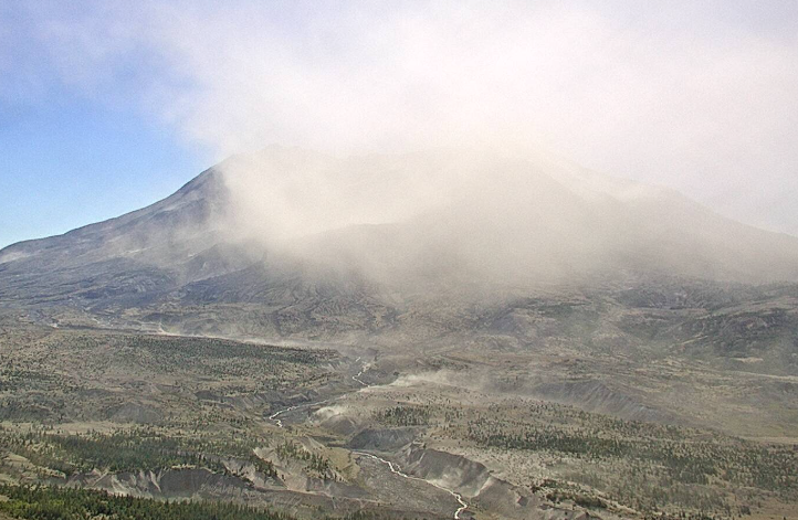 Indonesia's Mount Dukono volcano kills 3 hikers during eruption as 17 ...