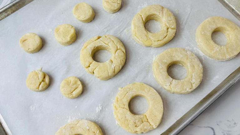Old-fashioned sour cream donuts recipe