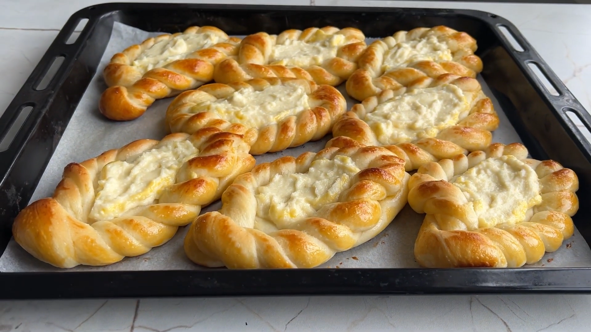 Surprise your family with this easy and delicious bread recipe