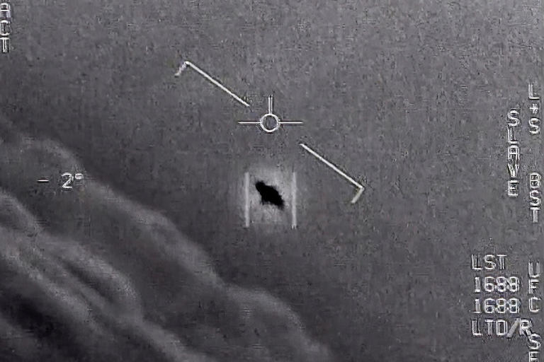 Pentagon begins release of UFO files