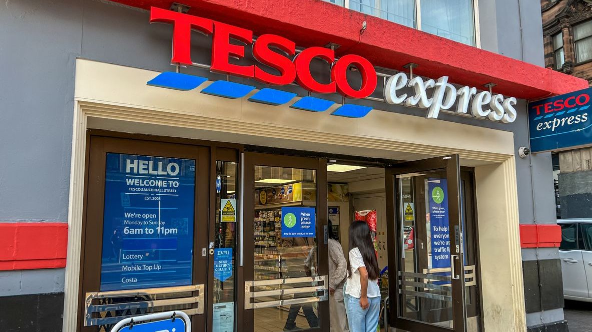 Tesco warns Clubcard holders as £17 million worth of vouchers to expire ...