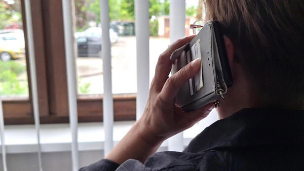 100.000 Euro weg: Frau verliert nach Telefonbetrug große Summe