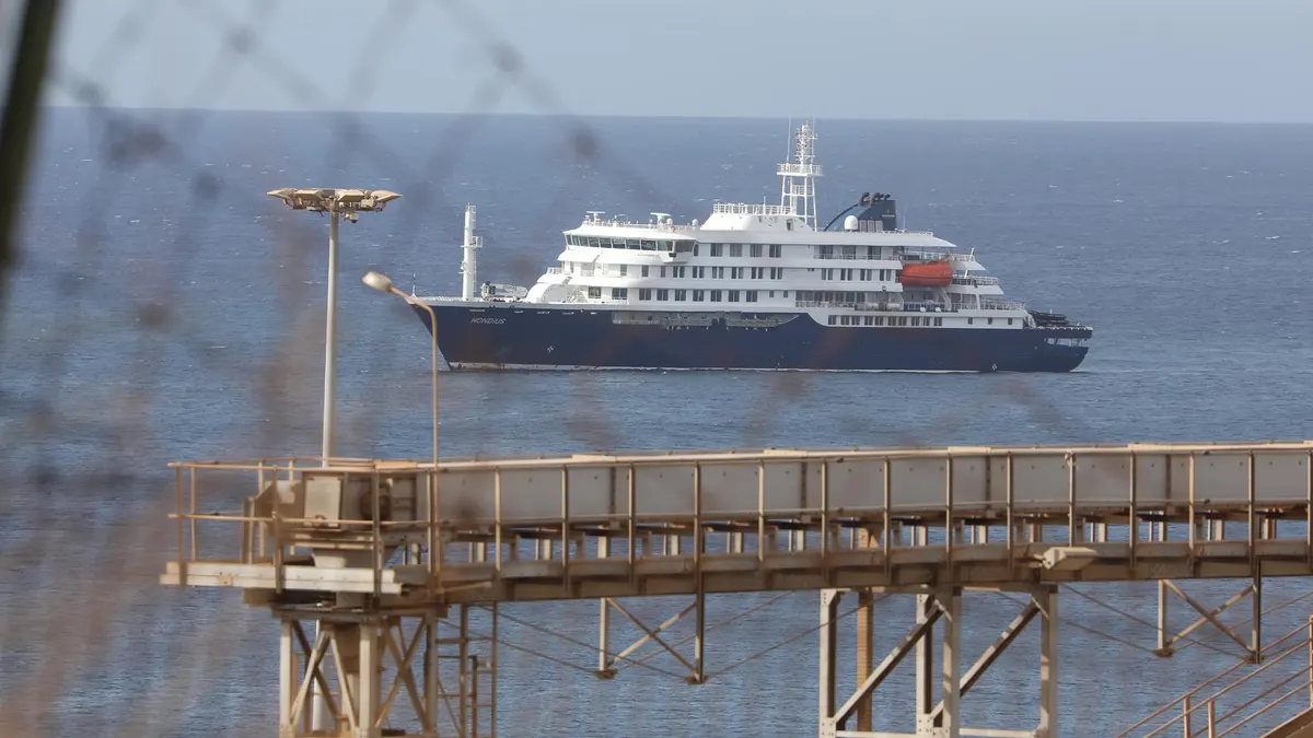 La Audiencia reclama a Sanidad el expediente que autoriza el atraque y ...