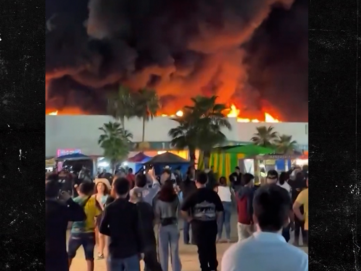Five dead after inferno rips through Mexican fairground, on video
