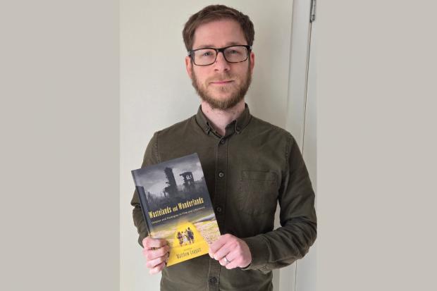 University module exploring utopian and dystopian fiction wins award