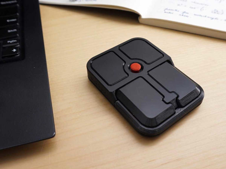 The Steam Controller is a reprieve for PC gamers—and a warning flare