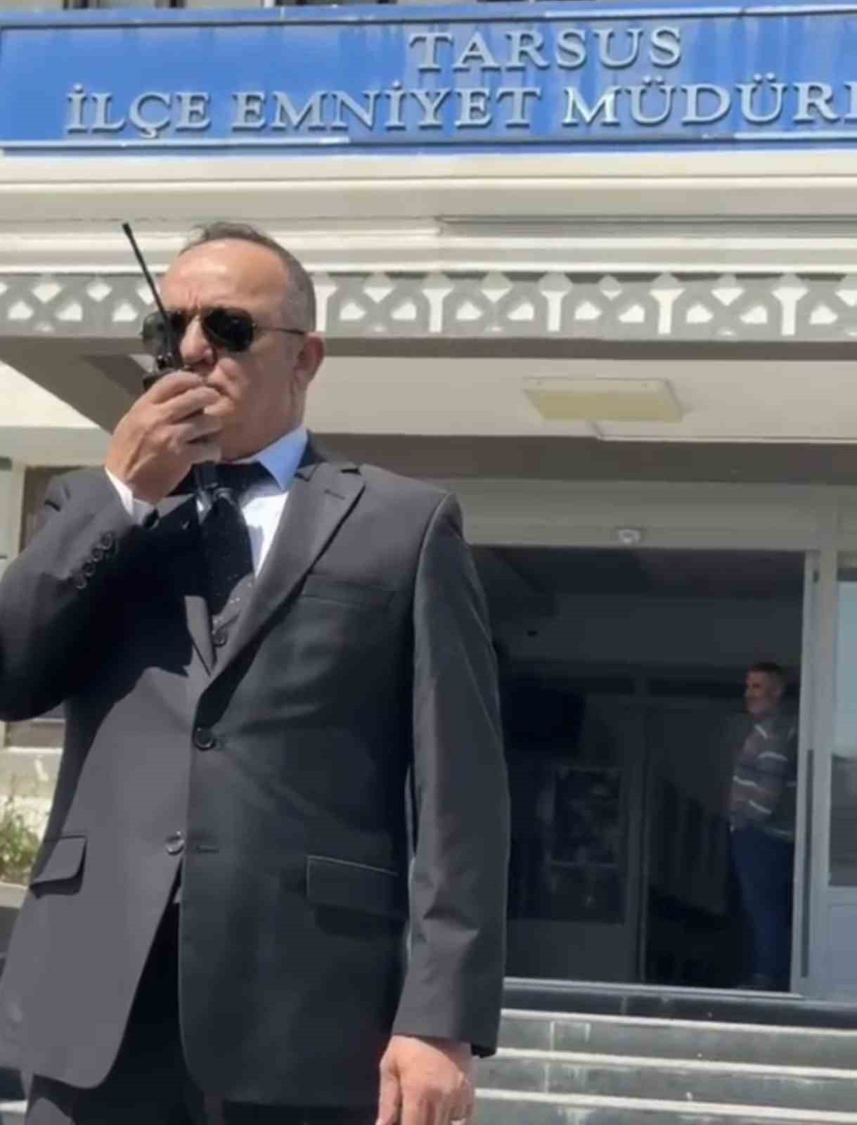 30 yıllık trafik polisinden duygulandıran veda