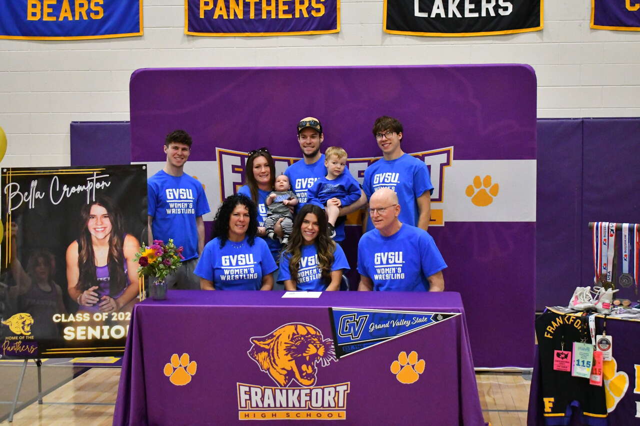 Frankfort's Crompton signs with Grand Valley State