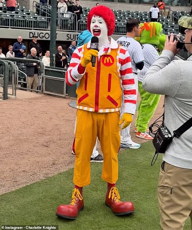 Wild moment man dressed as Ronald McDonald sings national anthem at ...