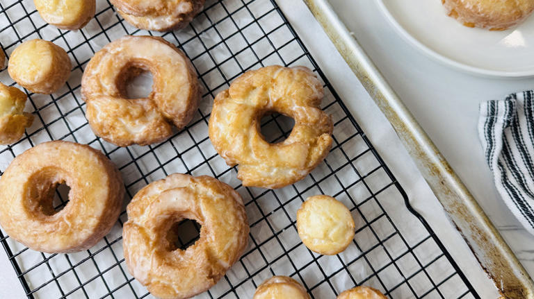 Old-fashioned sour cream donuts recipe