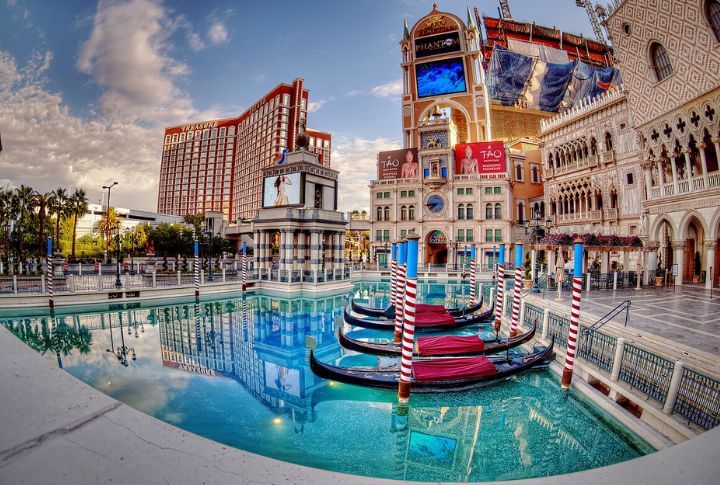 10 intriguing facts about the Venetian Resort Empire