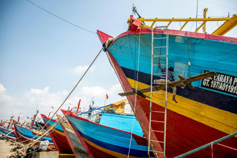 Rising fuel prices strand hundreds of Indonesian fishermen