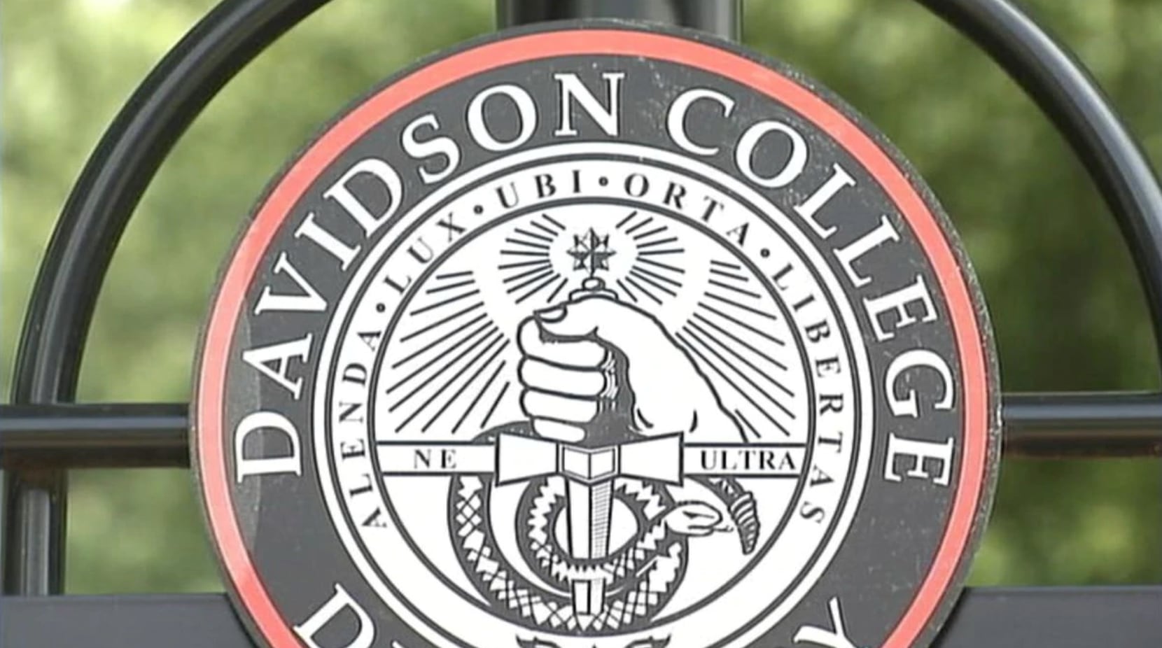 Stephen Curry teams up with Davidson College to launch scholarship program