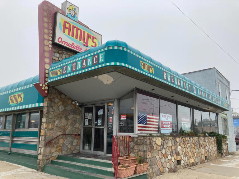 Amy's Omelette House reverts to Burlington Diner in Burlington City