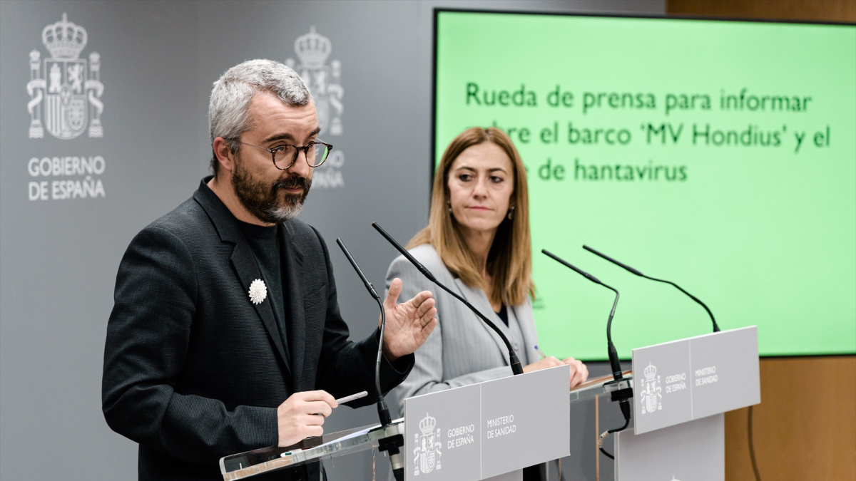 Sanidad tira del "manual" de crisis para transmitir calma con el ...